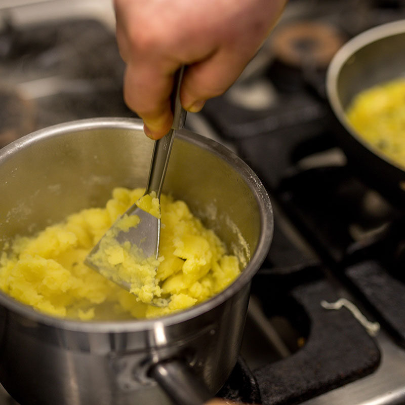 Divji pujs v naravni omaki – Gostišče Draga